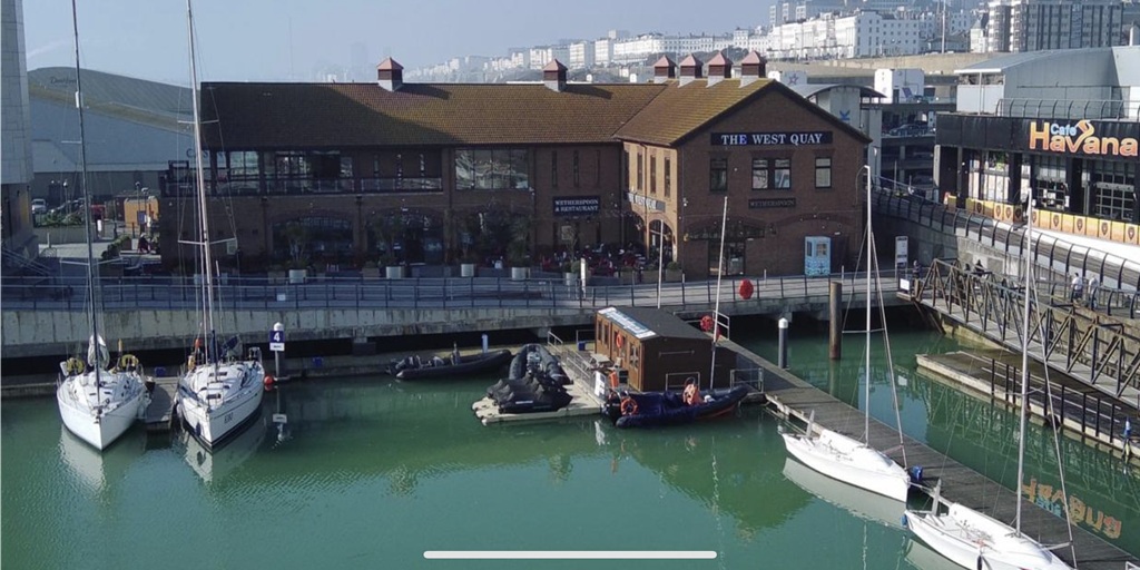 Brighton Boating - Brighton & Hove Buses