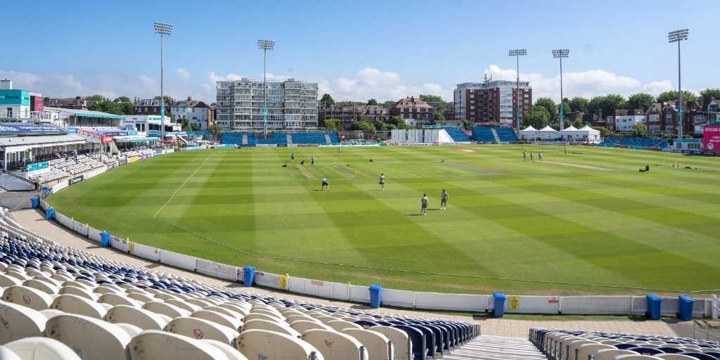 The 1st Central County Ground - Brighton & Hove Buses